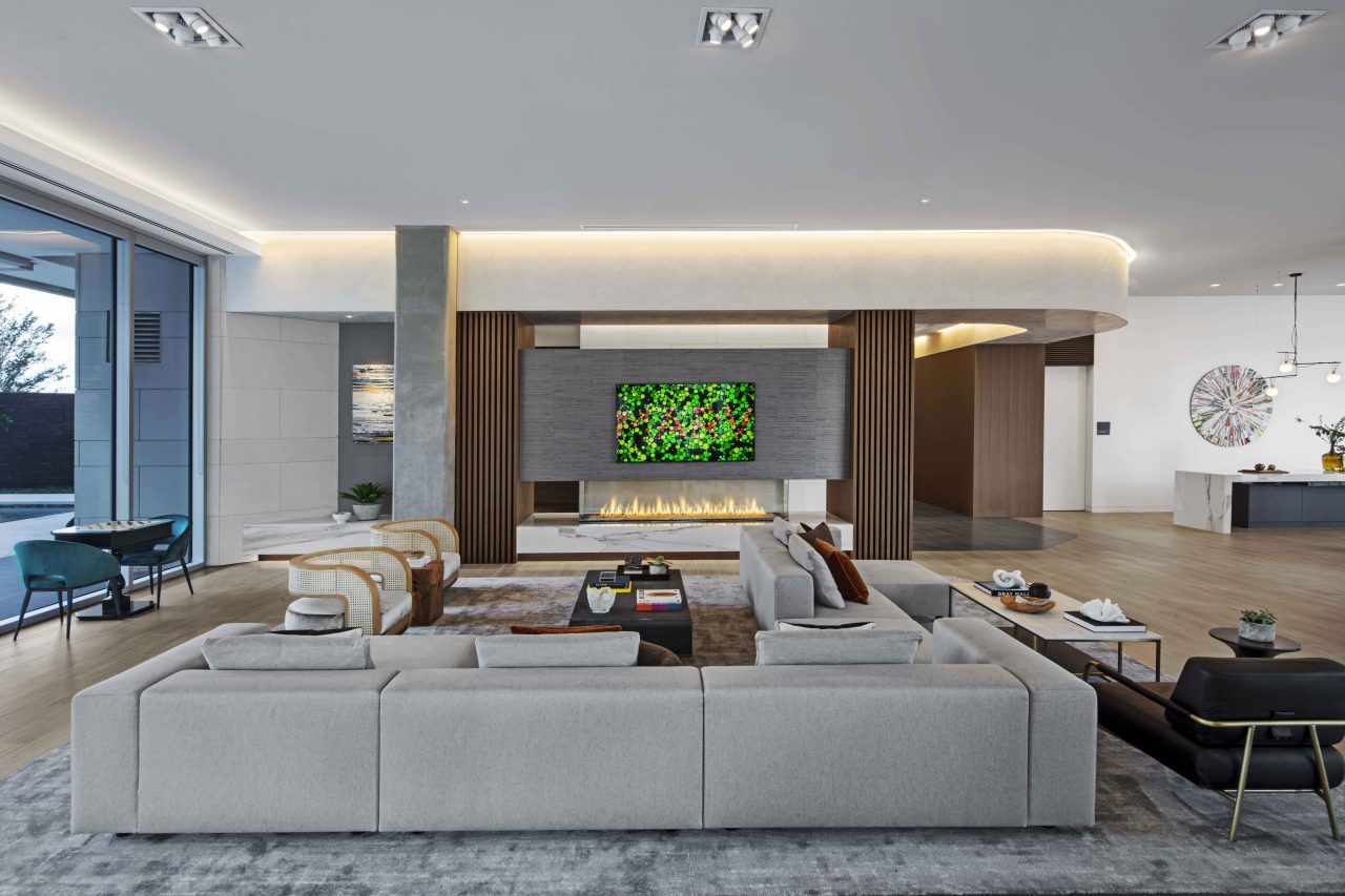 Houston High-Rise Apartments with Luxury Amenities | Brava